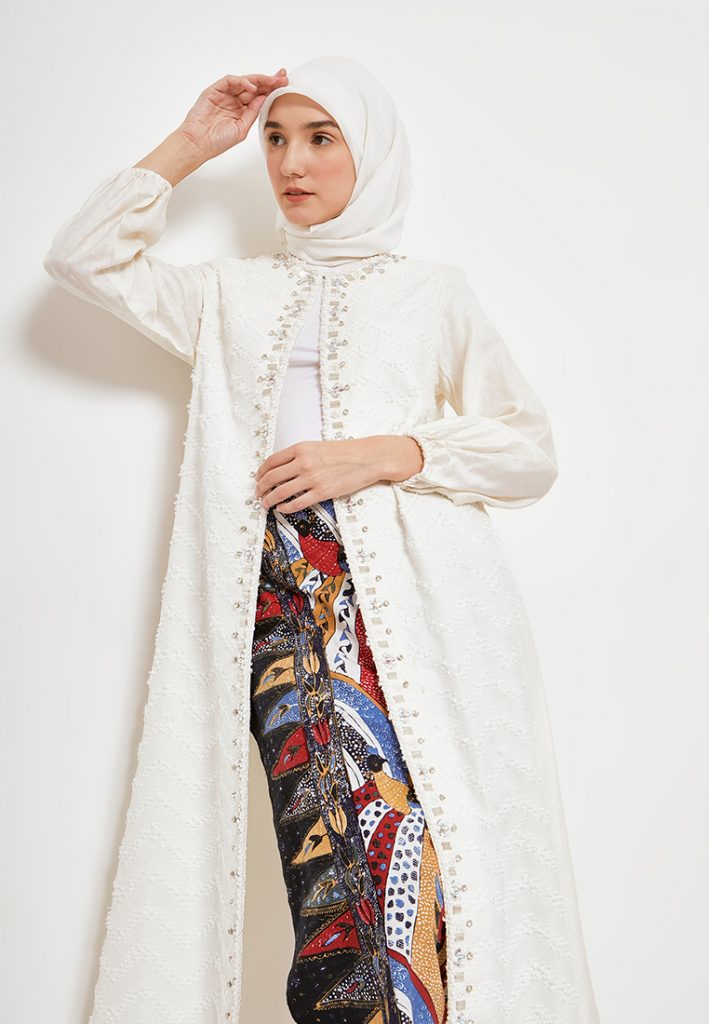 Outer Sutra Bulu Payet Putih | Batik Salma