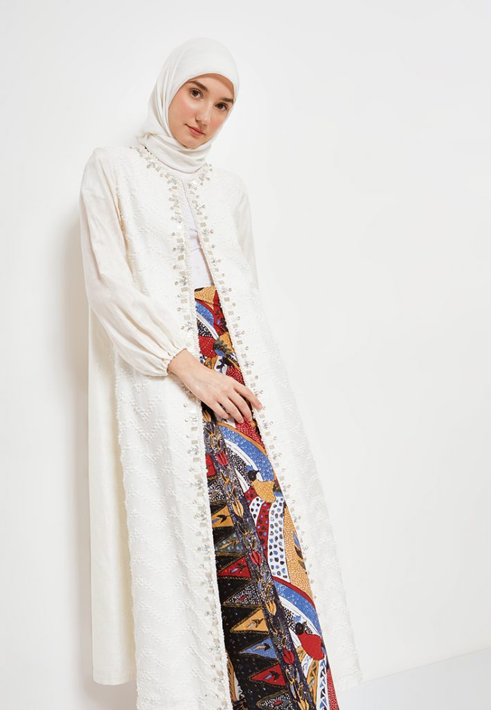 Outer Sutra Bulu Payet Putih | Batik Salma