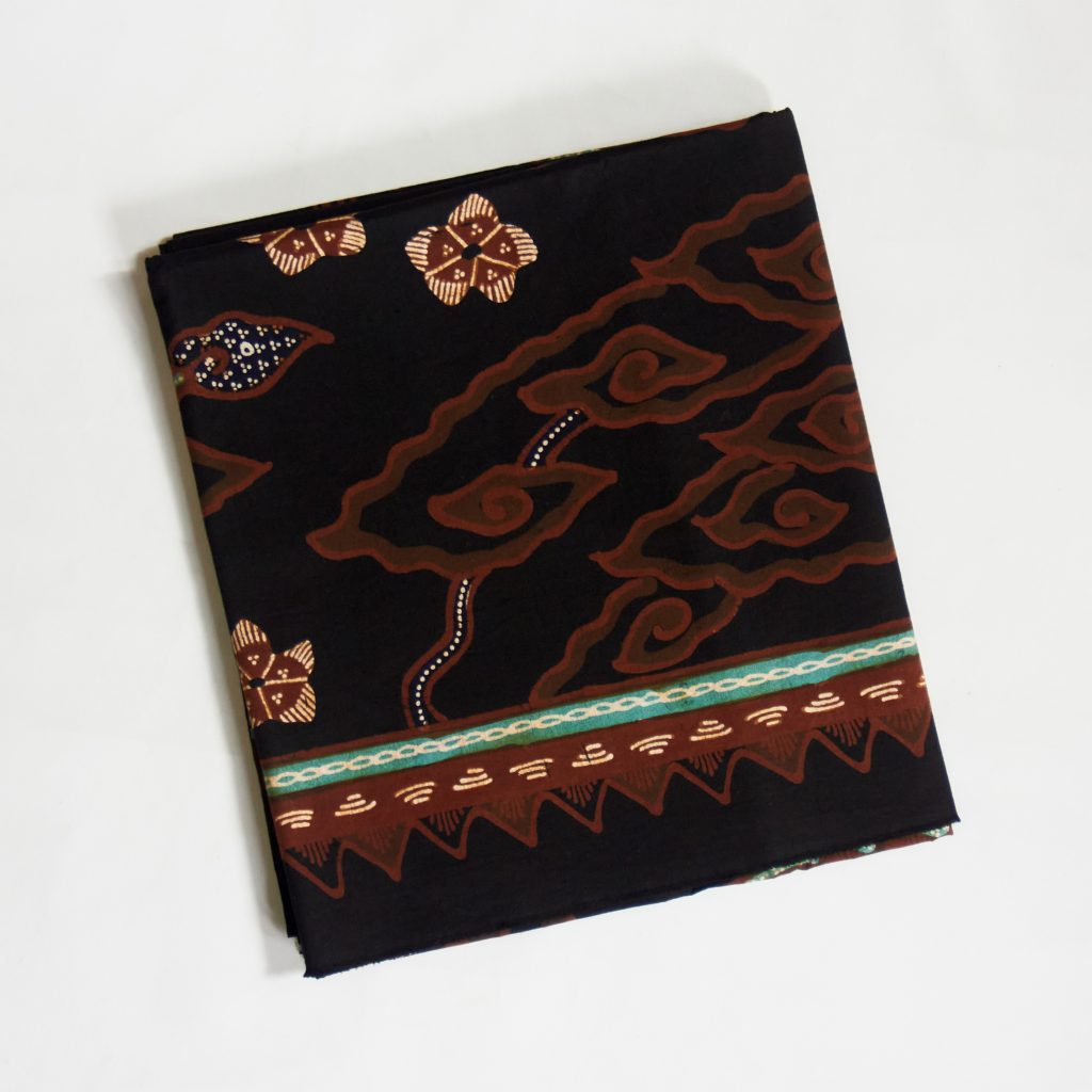 Kain Batik Tulis Mega Mendung Hitam Katun Primisima 2 Meter | Batik Salma